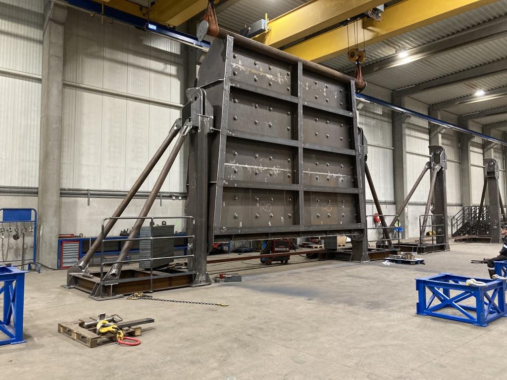 Dump chute | ALMEX Metaal