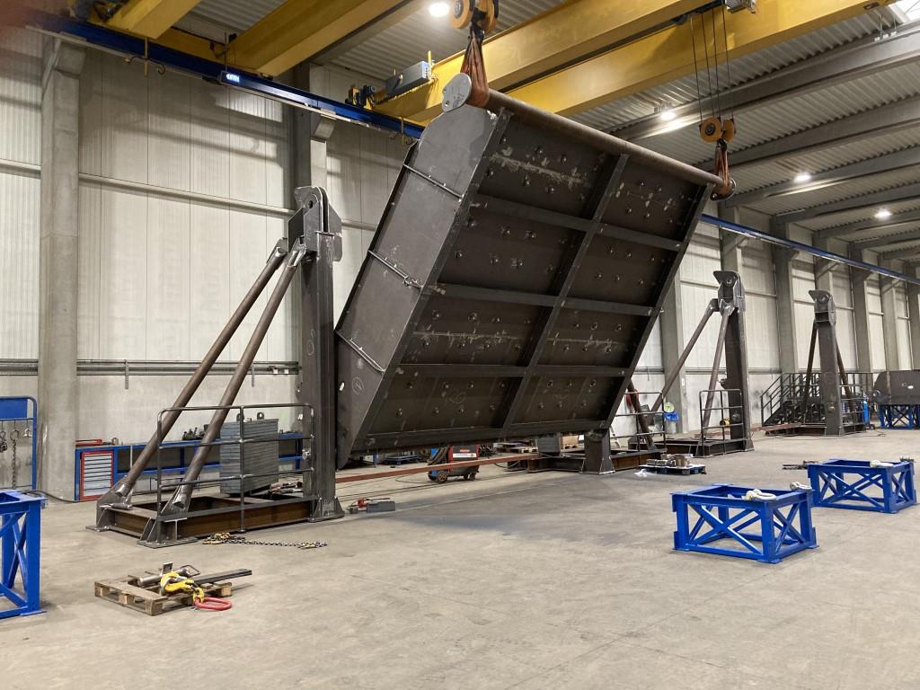 Dump chute | ALMEX Metaal